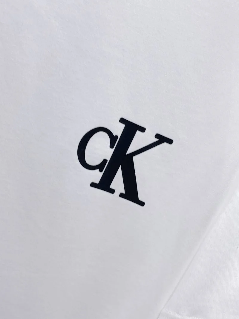 Bargain Calvin Klein T-Shirts