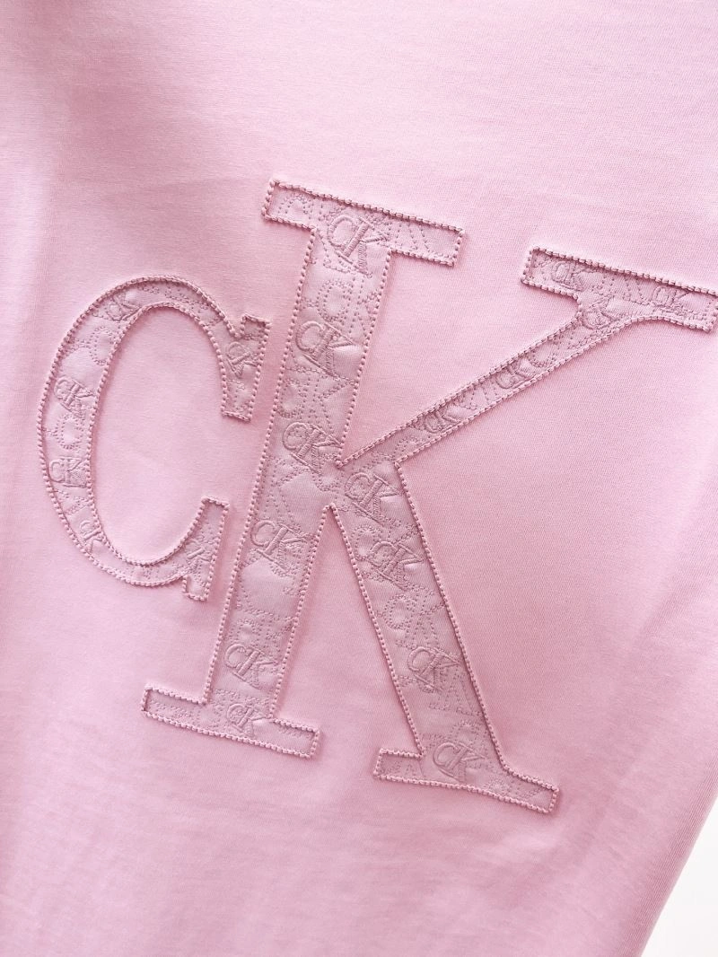 Top match Calvin Klein T-Shirts