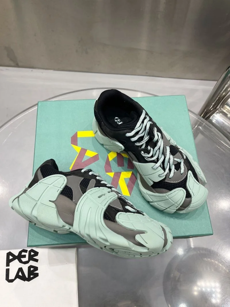 Low-cost Camper Shoes