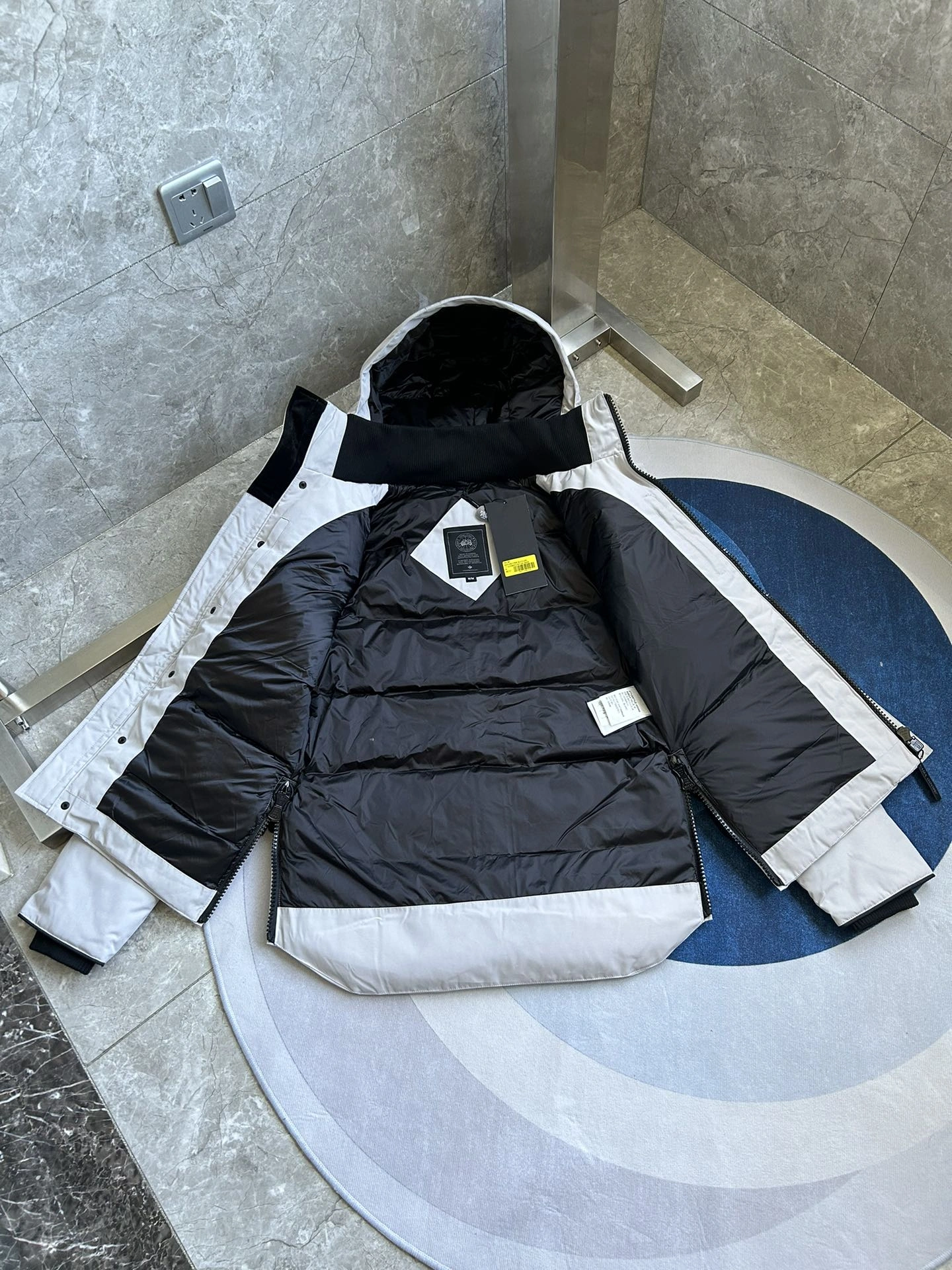 Exact replica Canada Goose Down Jackets