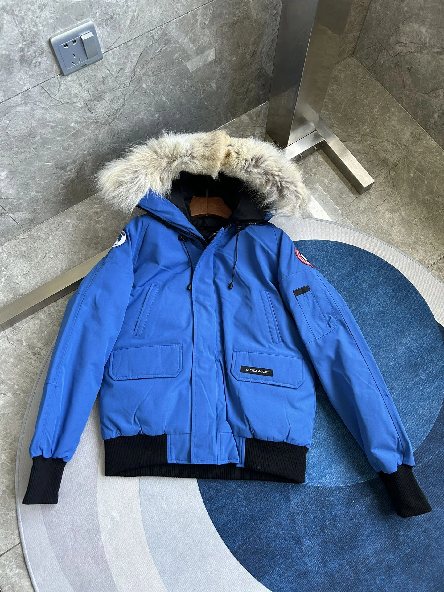Indistinguishable Canada Goose Down Jackets