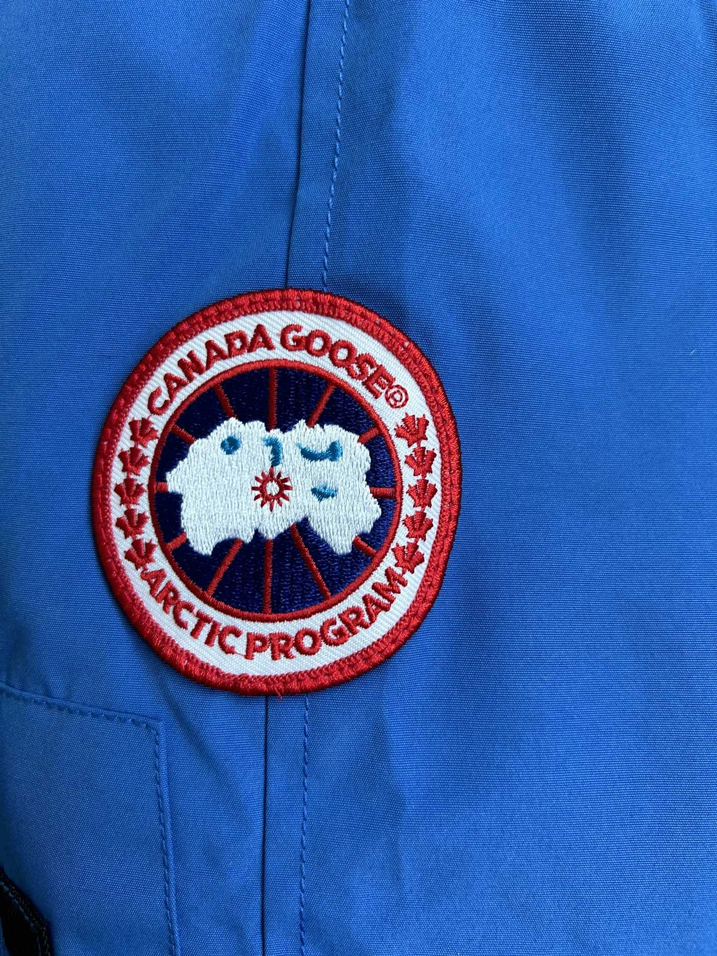 Indistinguishable Canada Goose Down Jackets