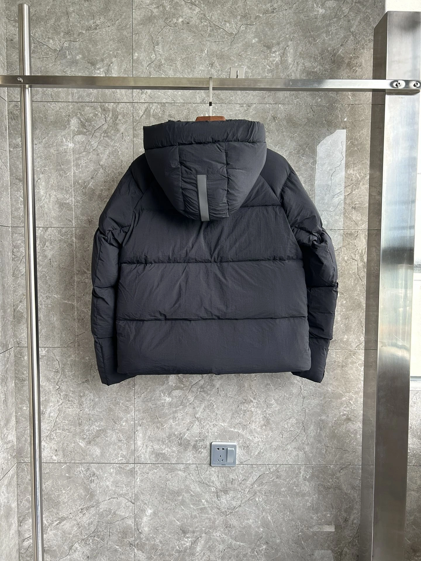 Brand-authenticated Canada Goose Down Jackets