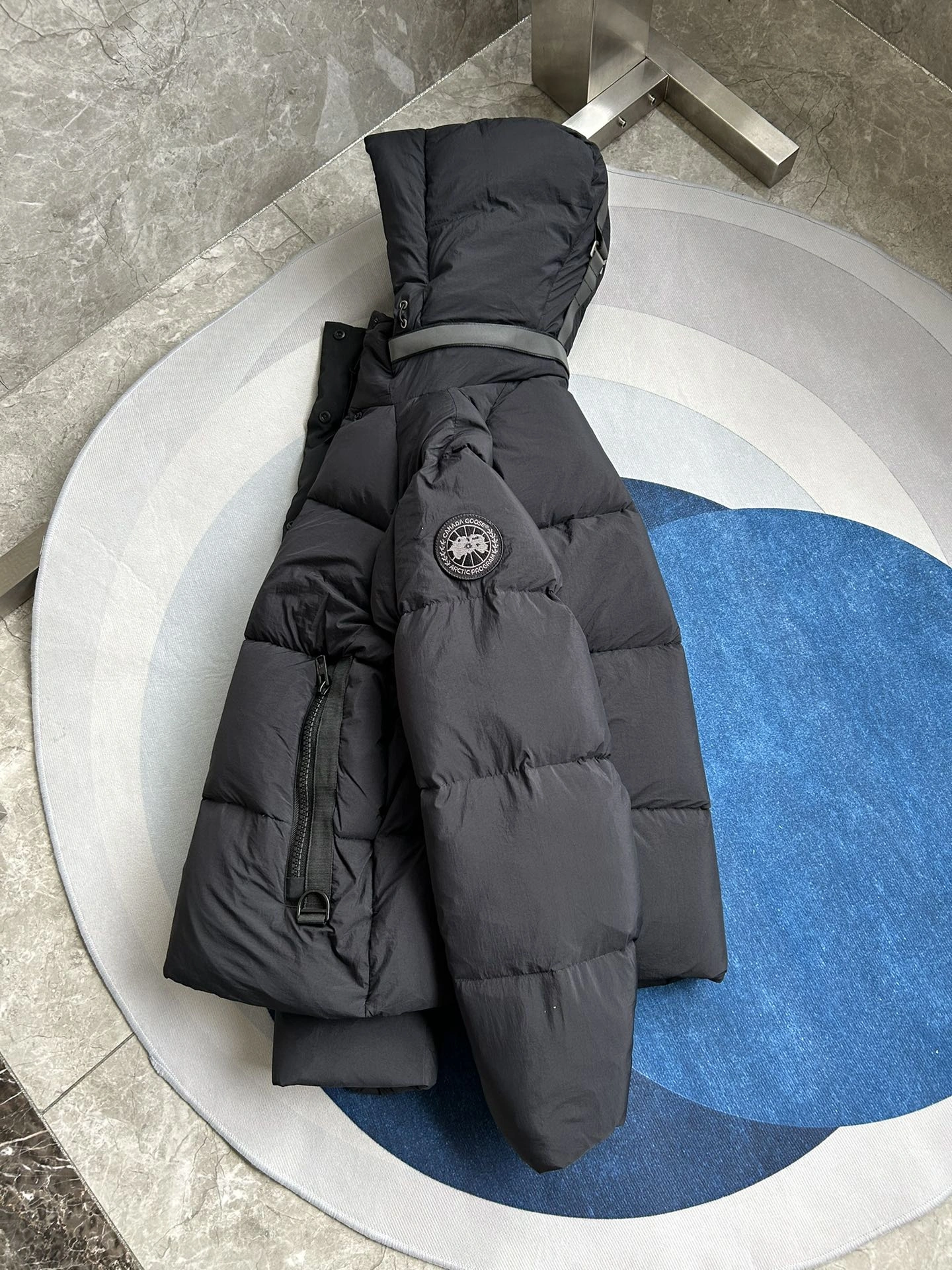 Brand-authenticated Canada Goose Down Jackets
