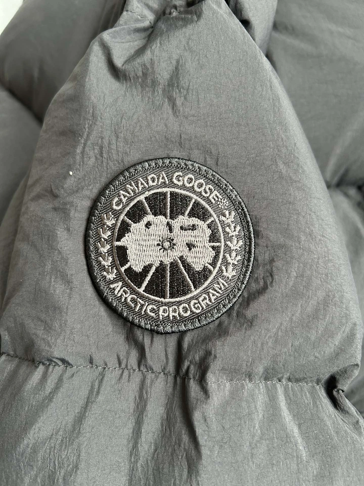 Brand-authenticated Canada Goose Down Jackets