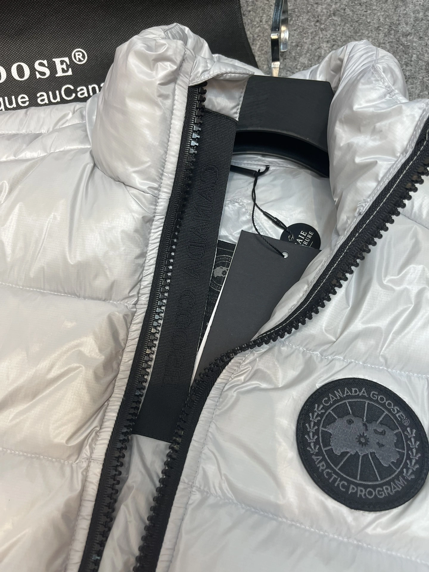 Brand-authenticated Canada Goose Down Jackets