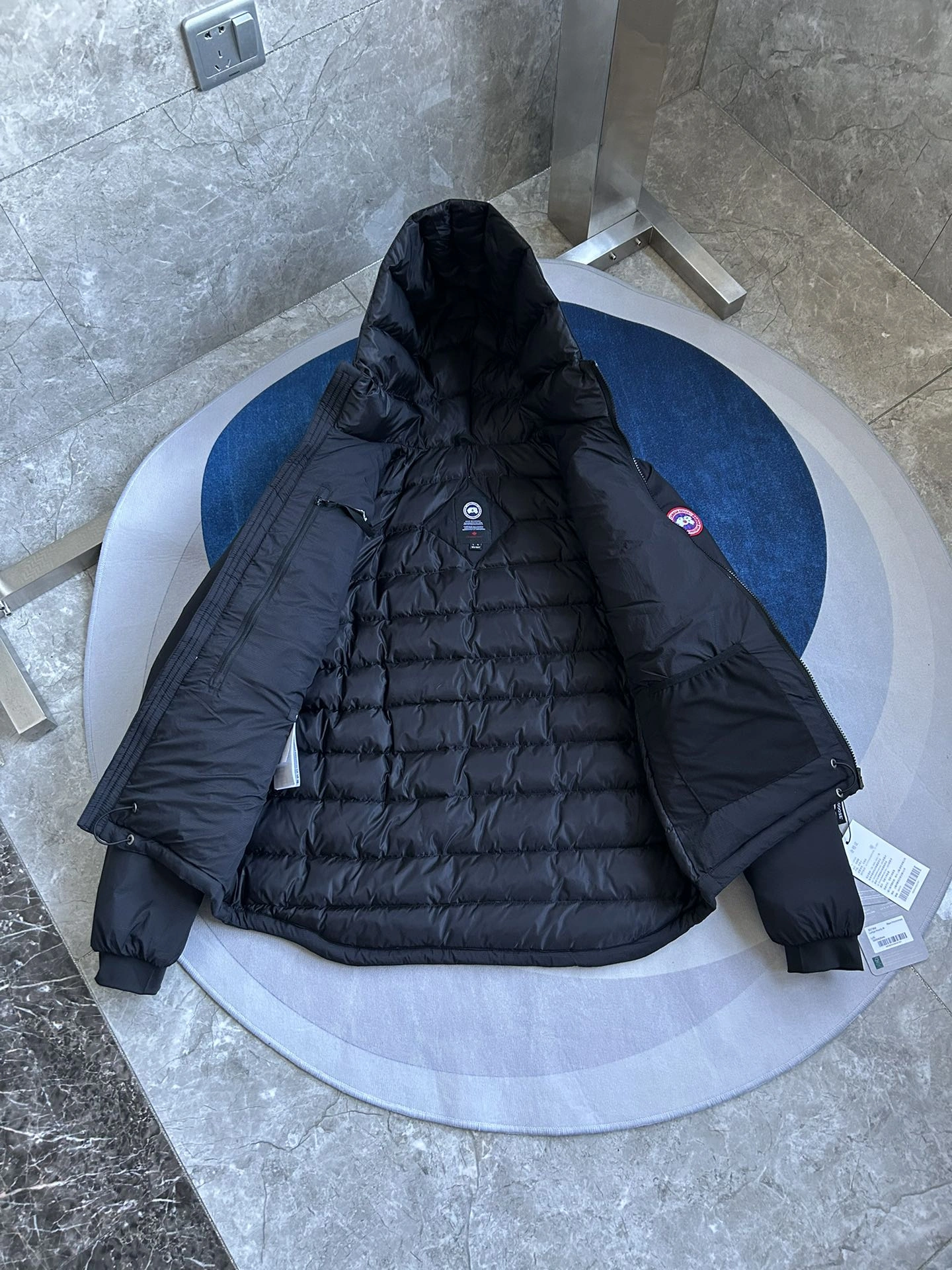 Brand-authenticated Canada Goose Down Jackets