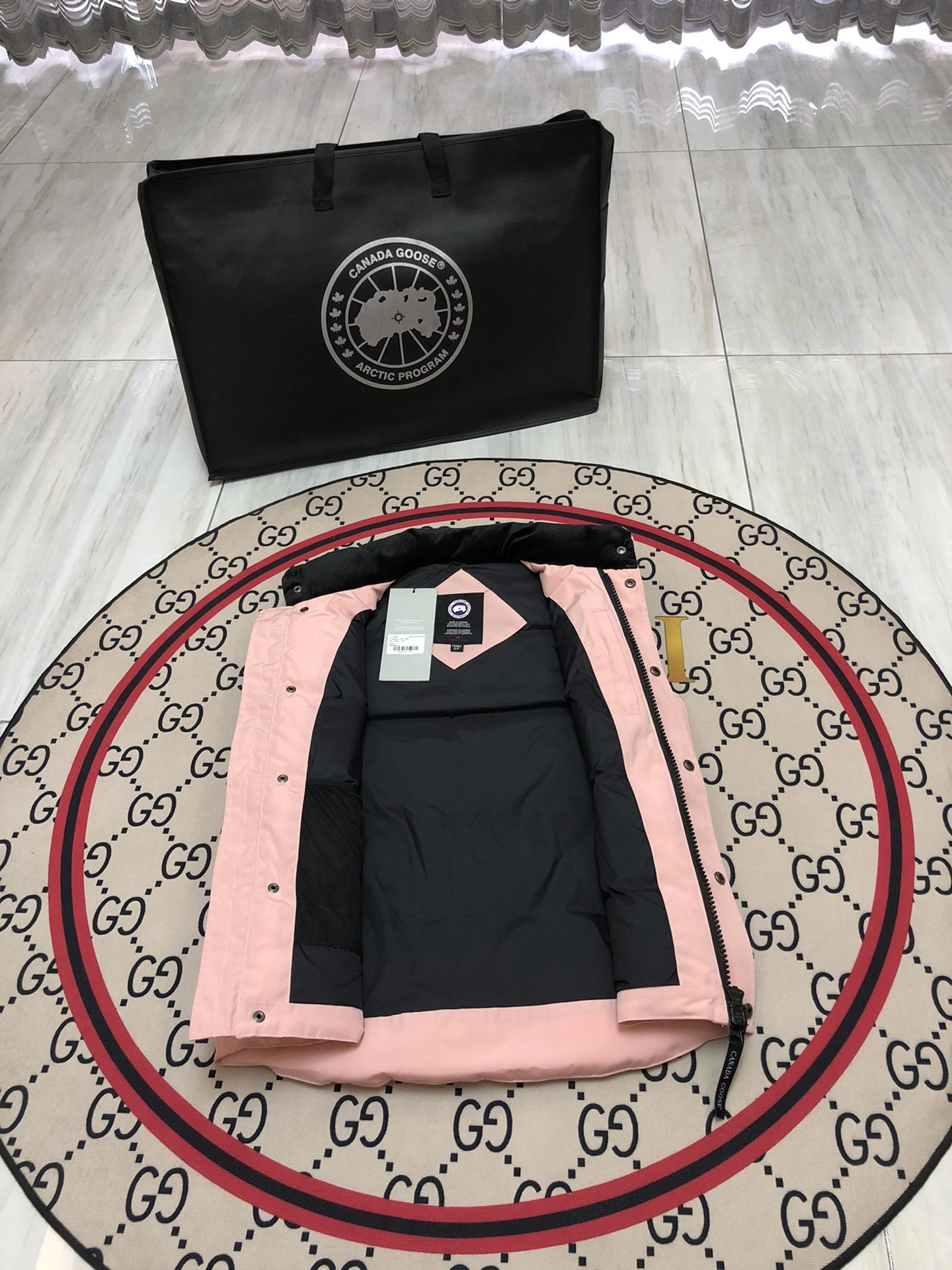 Brand-authenticated Canada Goose Down Jackets