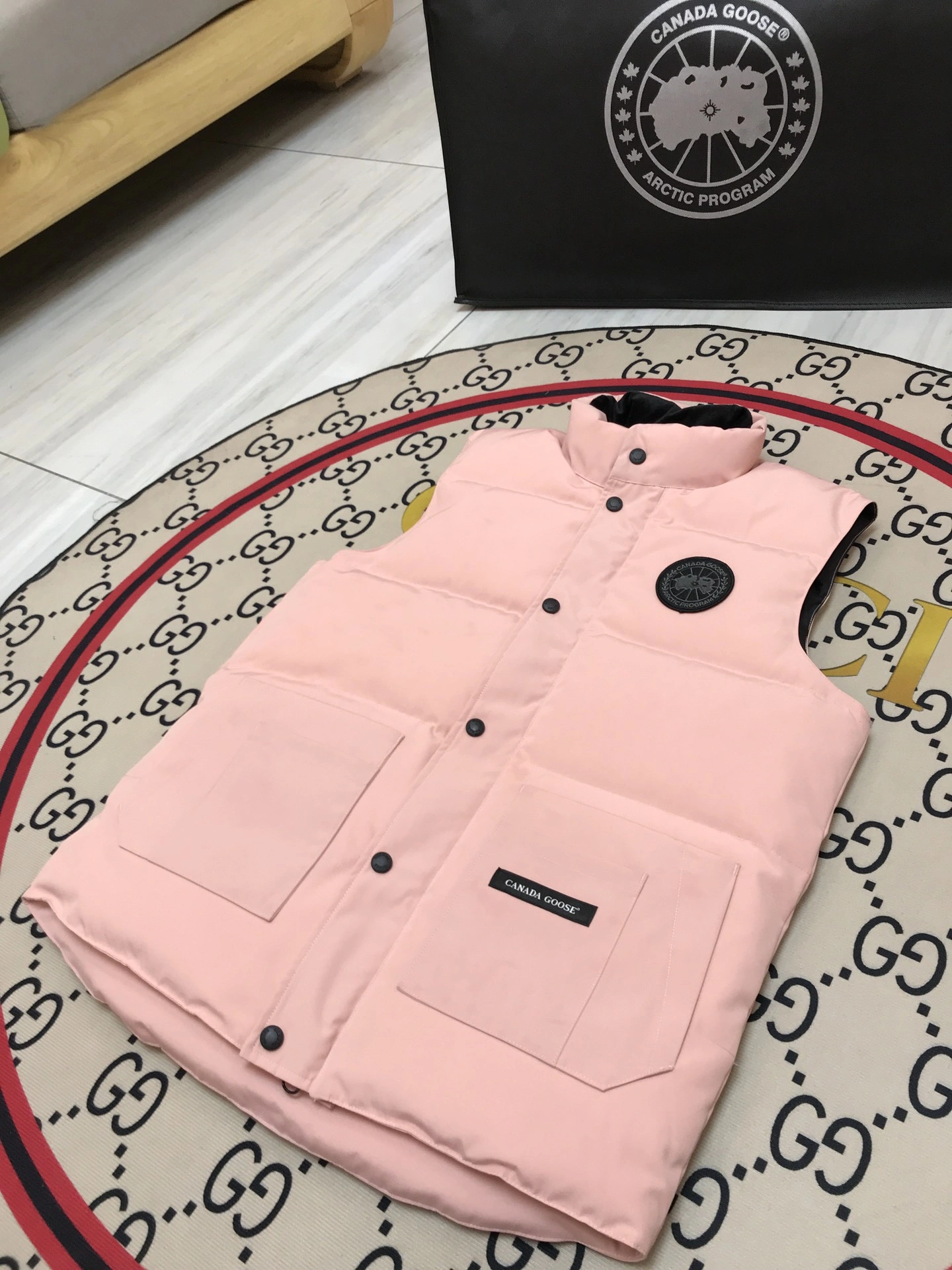 Brand-authenticated Canada Goose Down Jackets