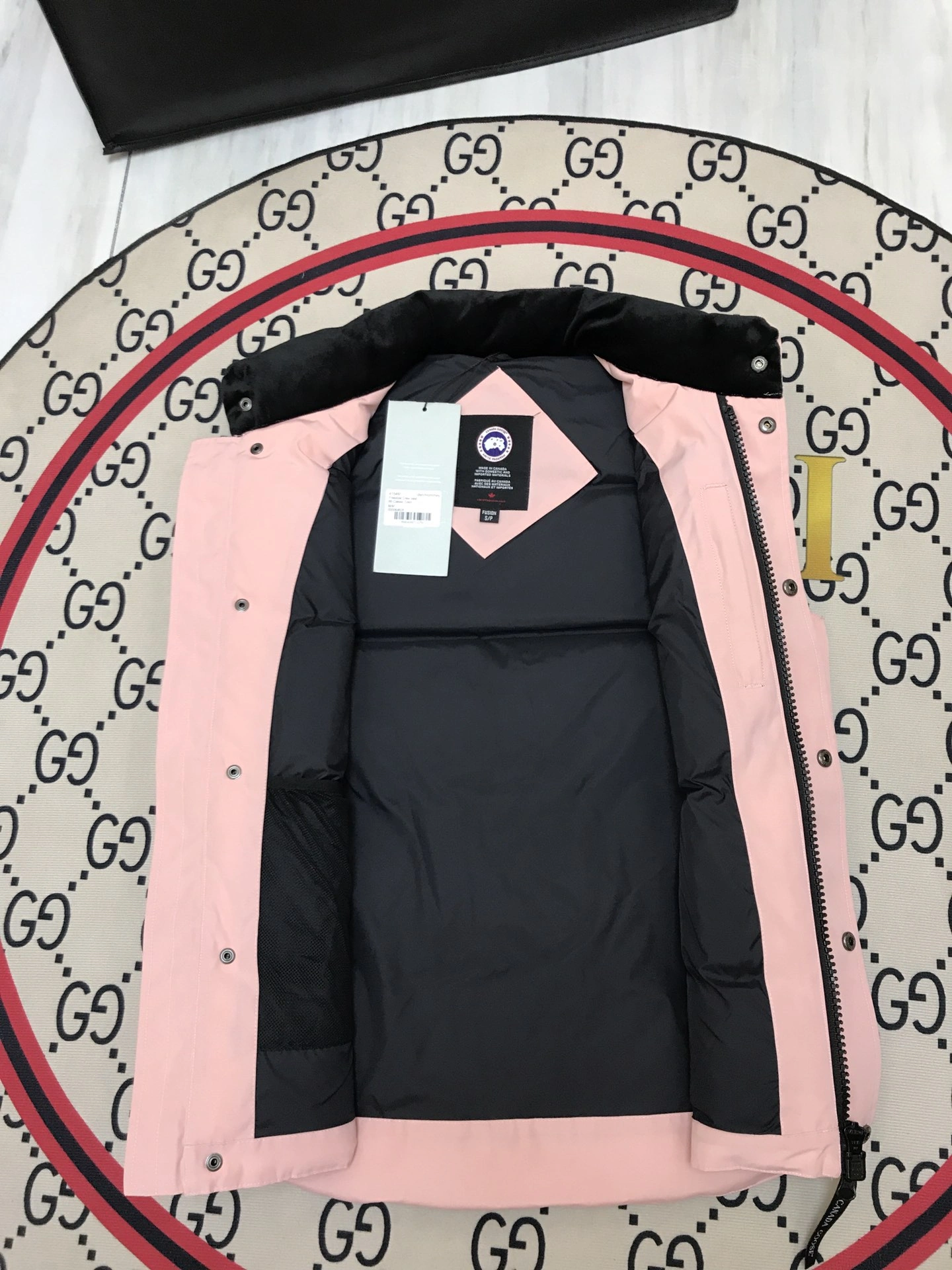 Brand-authenticated Canada Goose Down Jackets