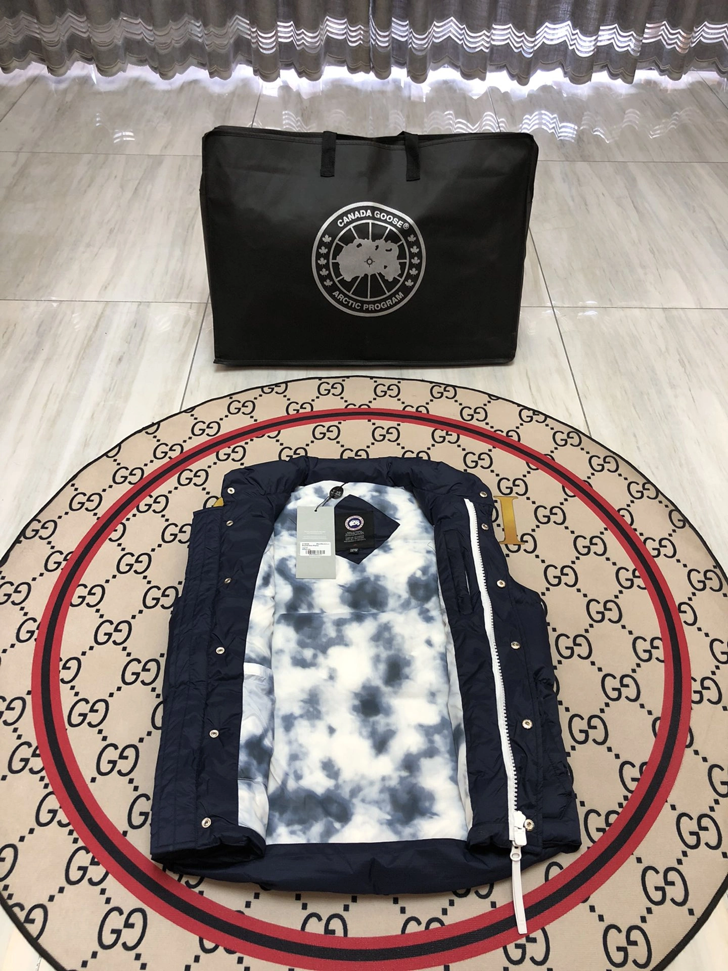 Brand-authenticated Canada Goose Down Jackets