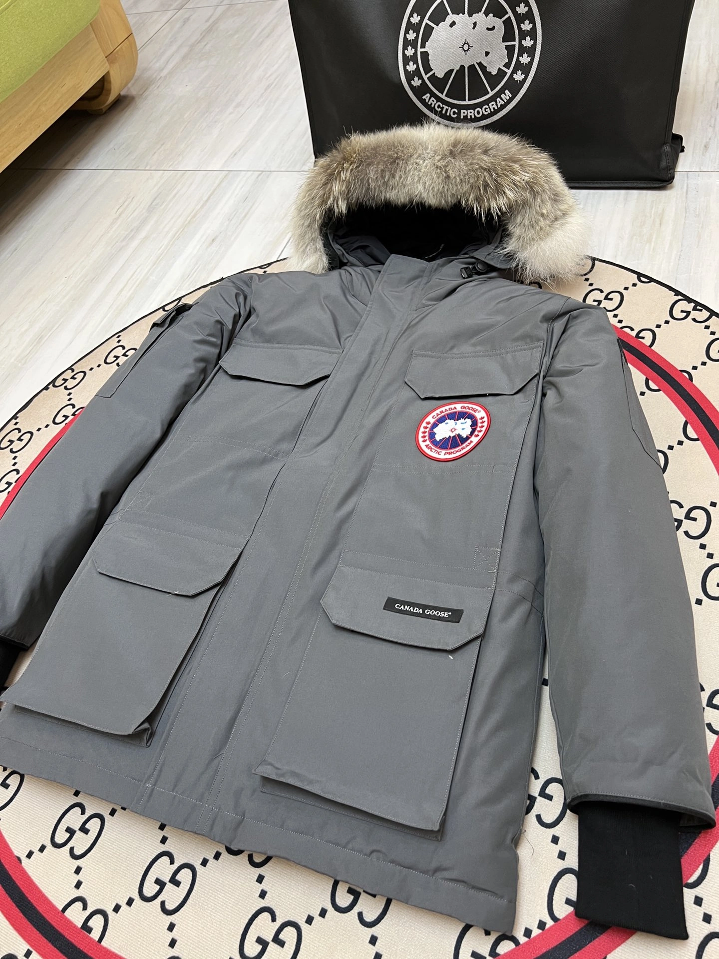 Indistinguishable Canada Goose Down Jackets
