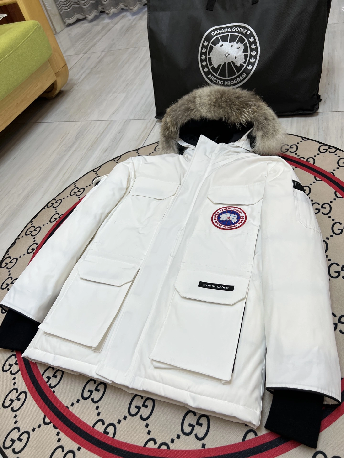 Brand-authenticated Canada Goose Down Jackets