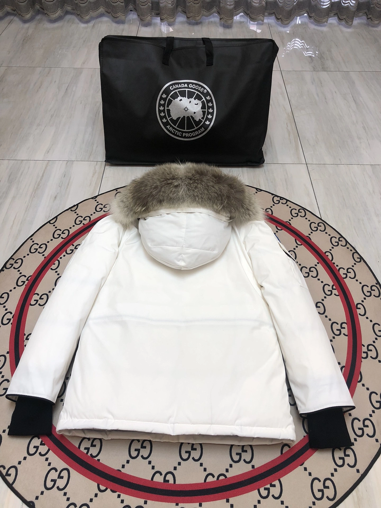 Brand-authenticated Canada Goose Down Jackets