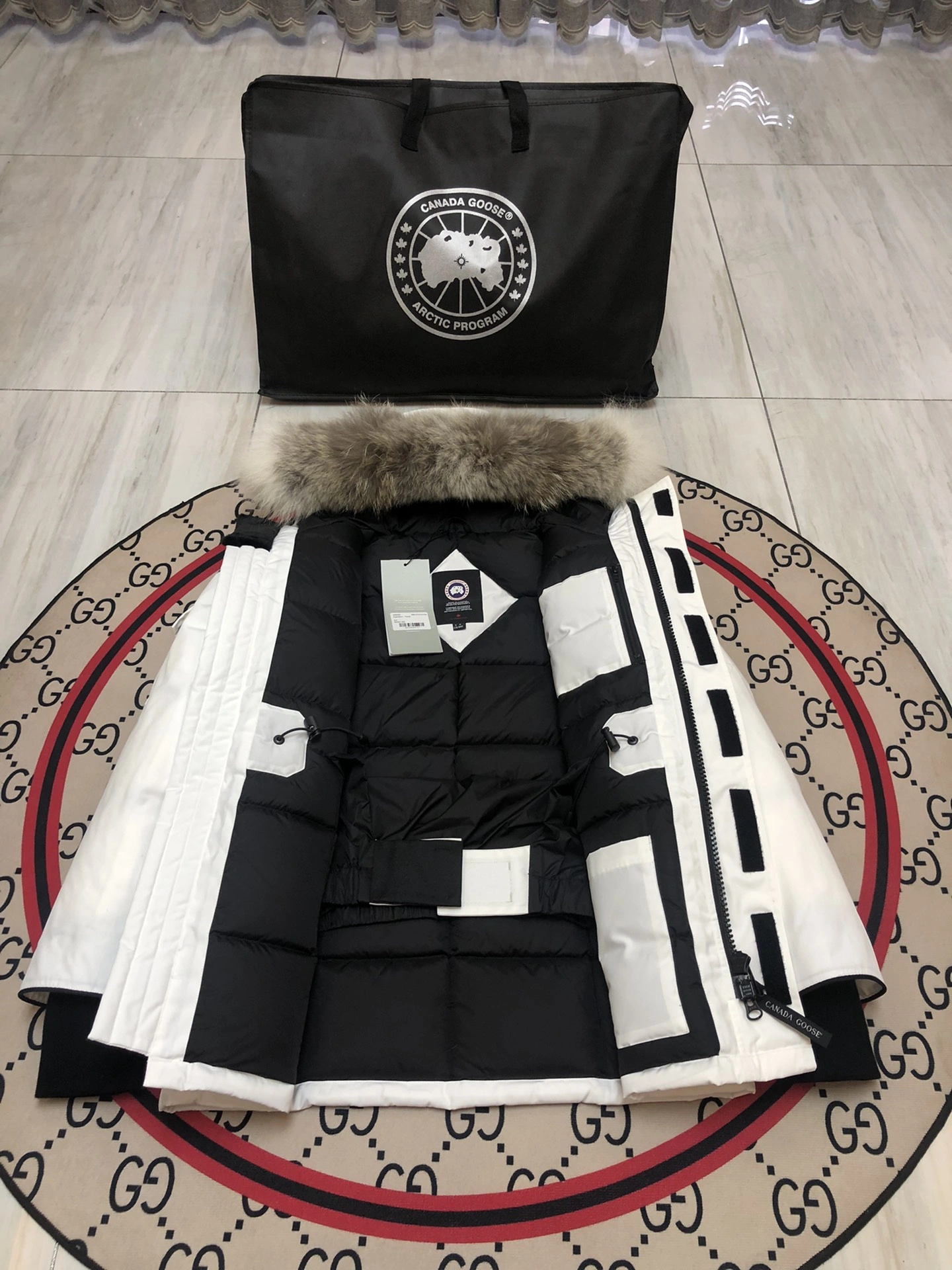 Brand-authenticated Canada Goose Down Jackets