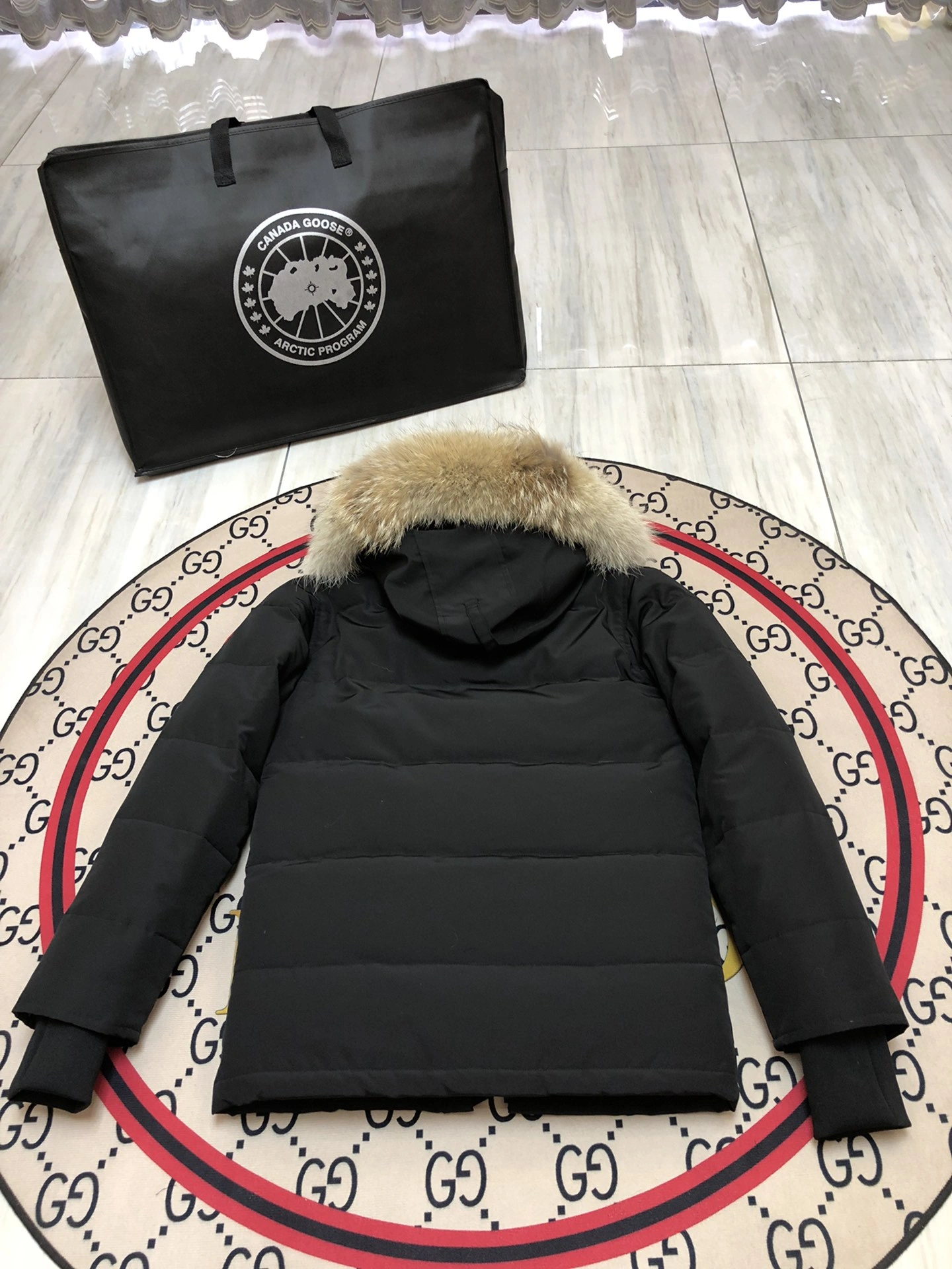 Indistinguishable Canada Goose Down Jackets