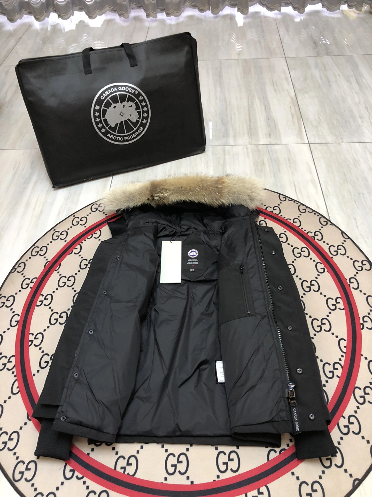 Indistinguishable Canada Goose Down Jackets