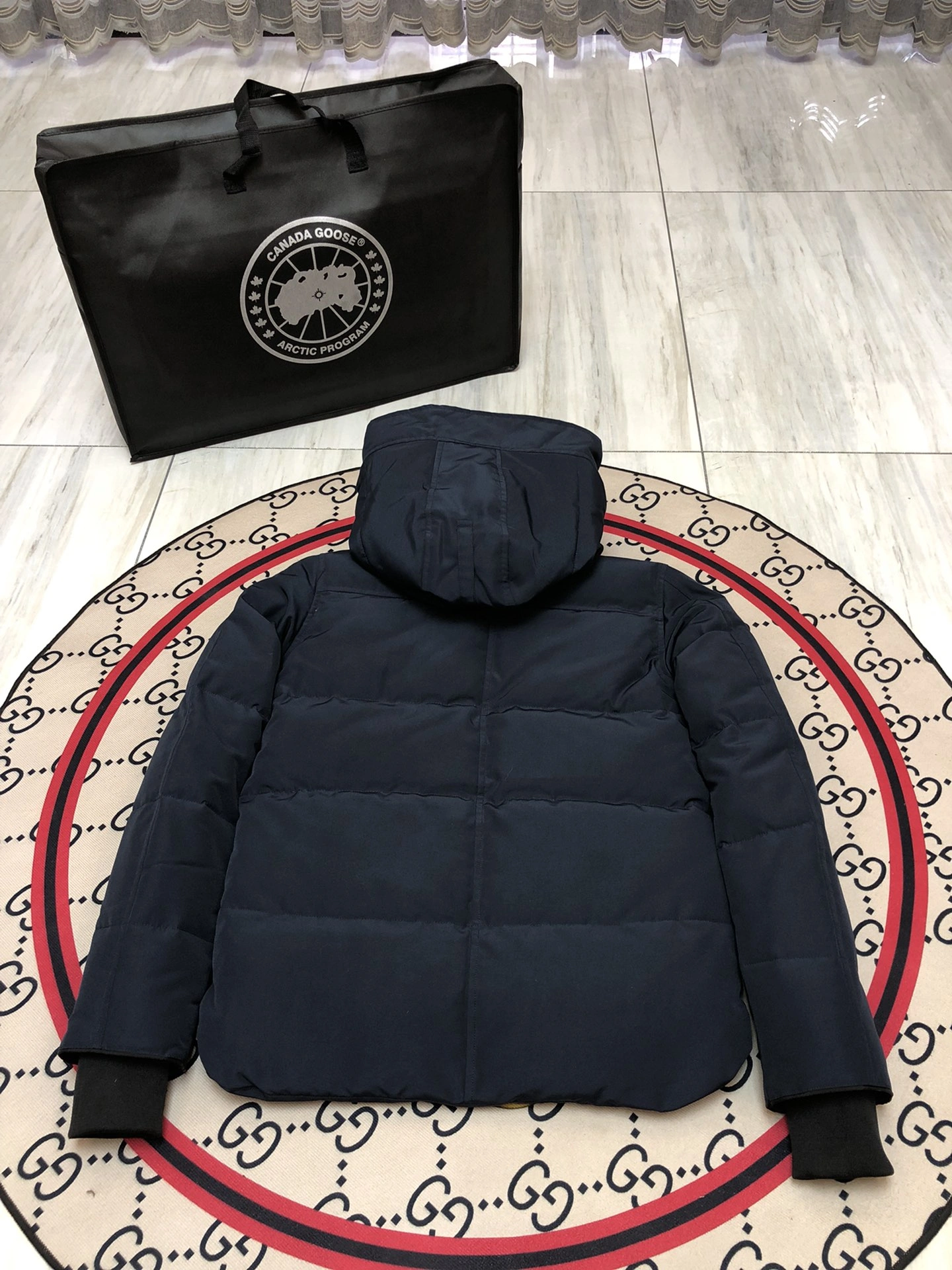 Indistinguishable Canada Goose Down Jackets