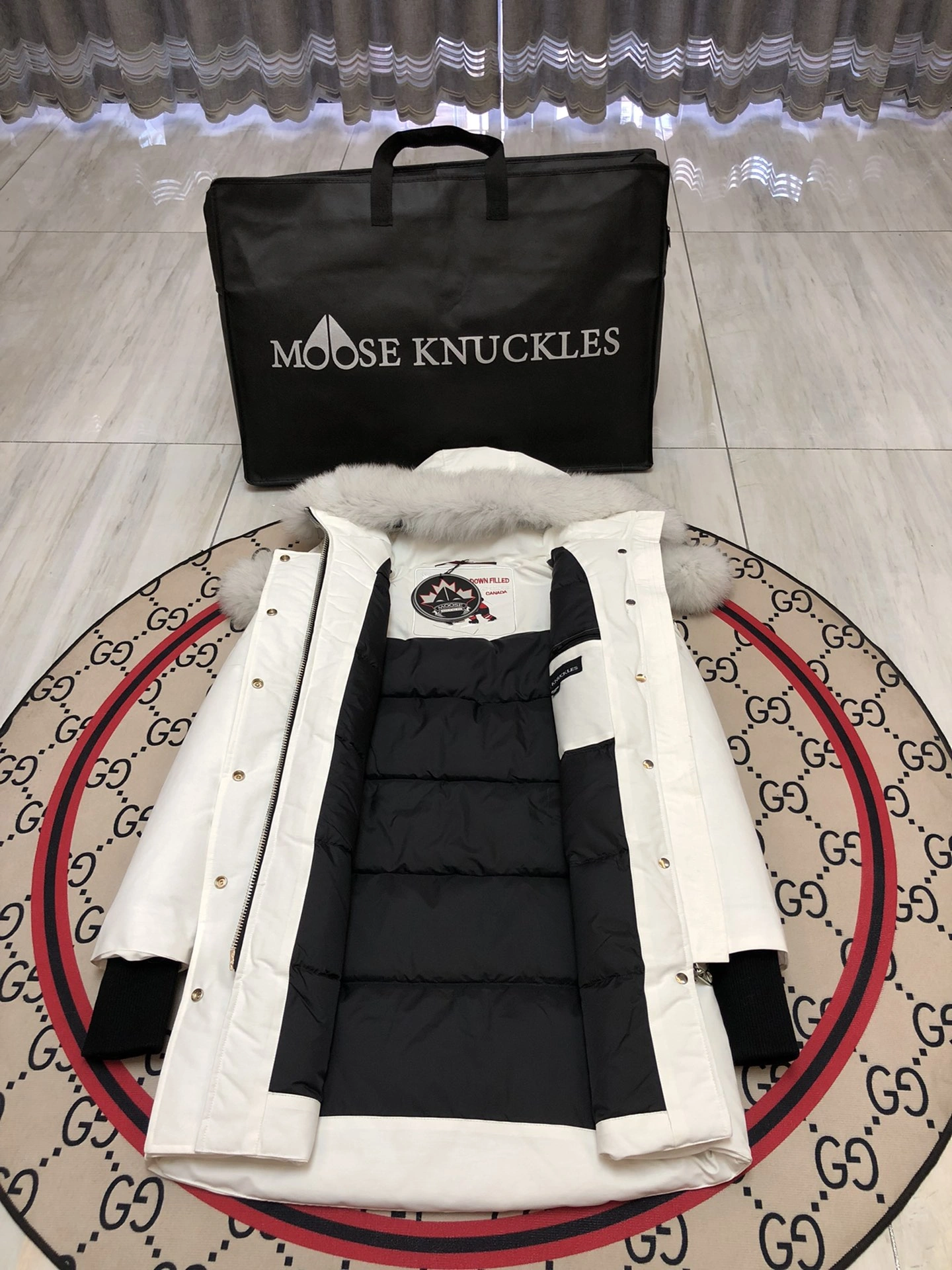 Indistinguishable Canada Goose Down Jackets