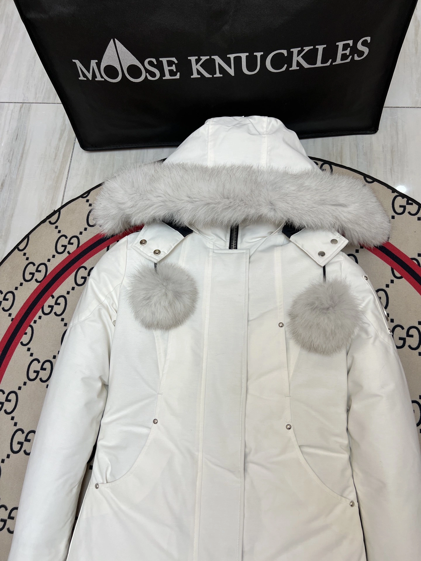 Indistinguishable Canada Goose Down Jackets