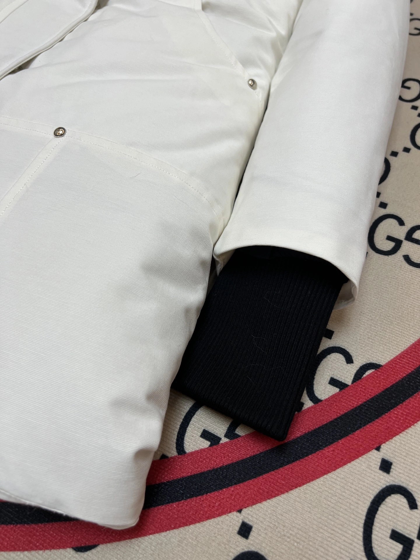 Indistinguishable Canada Goose Down Jackets