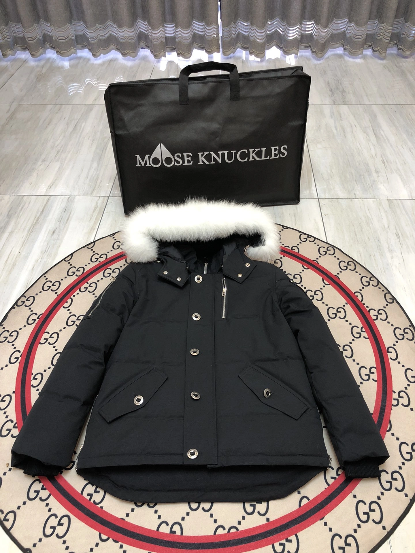 Indistinguishable Canada Goose Down Jackets
