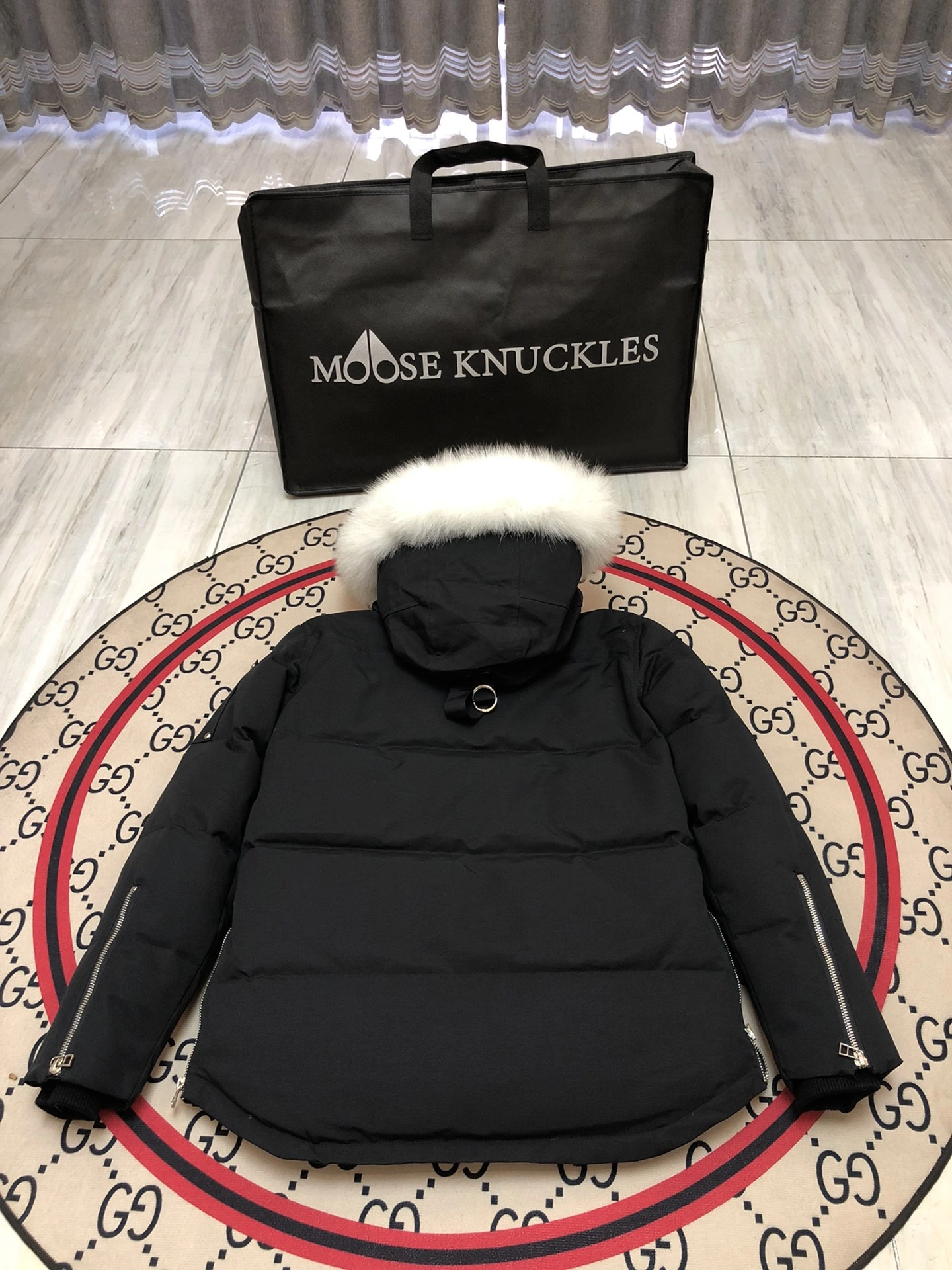 Indistinguishable Canada Goose Down Jackets