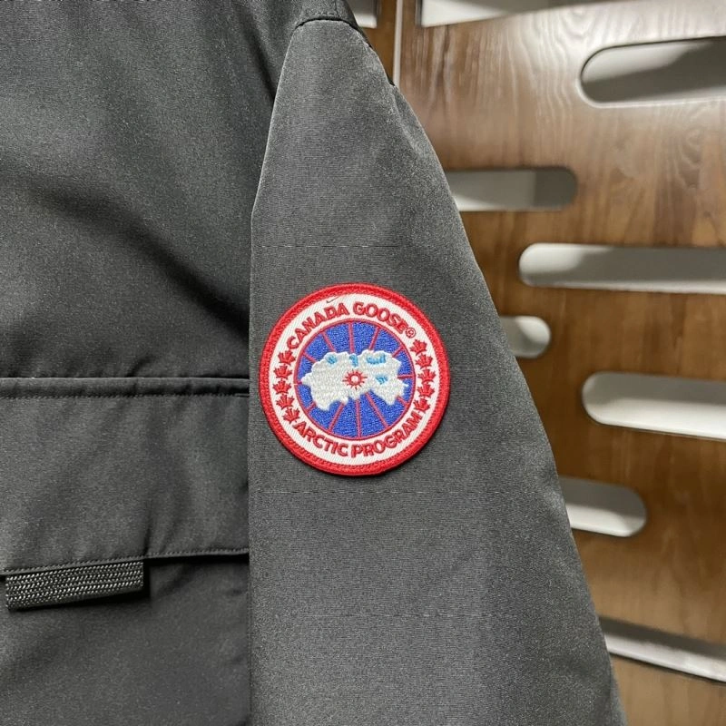 Brand-authenticated Canada Goose Down Jackets