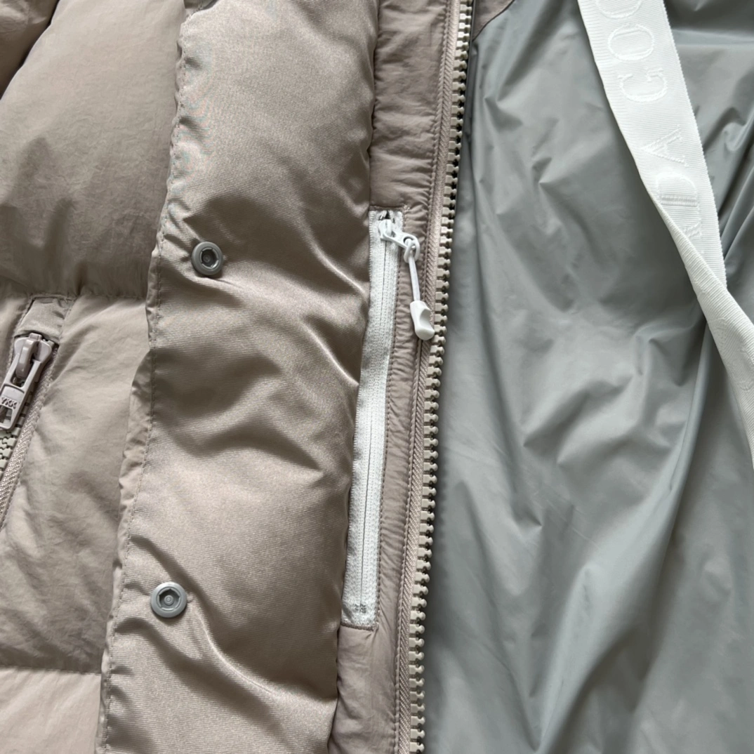 Brand-authenticated Canada Goose Down Jackets