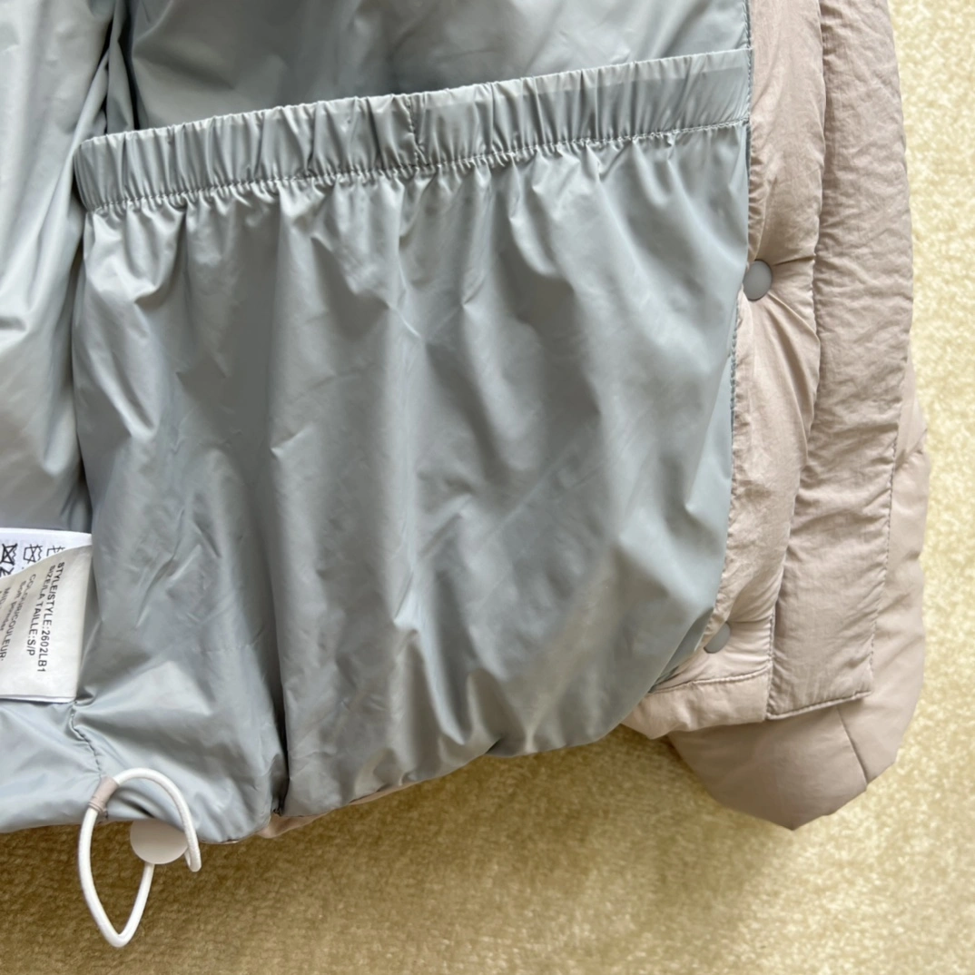 Brand-authenticated Canada Goose Down Jackets