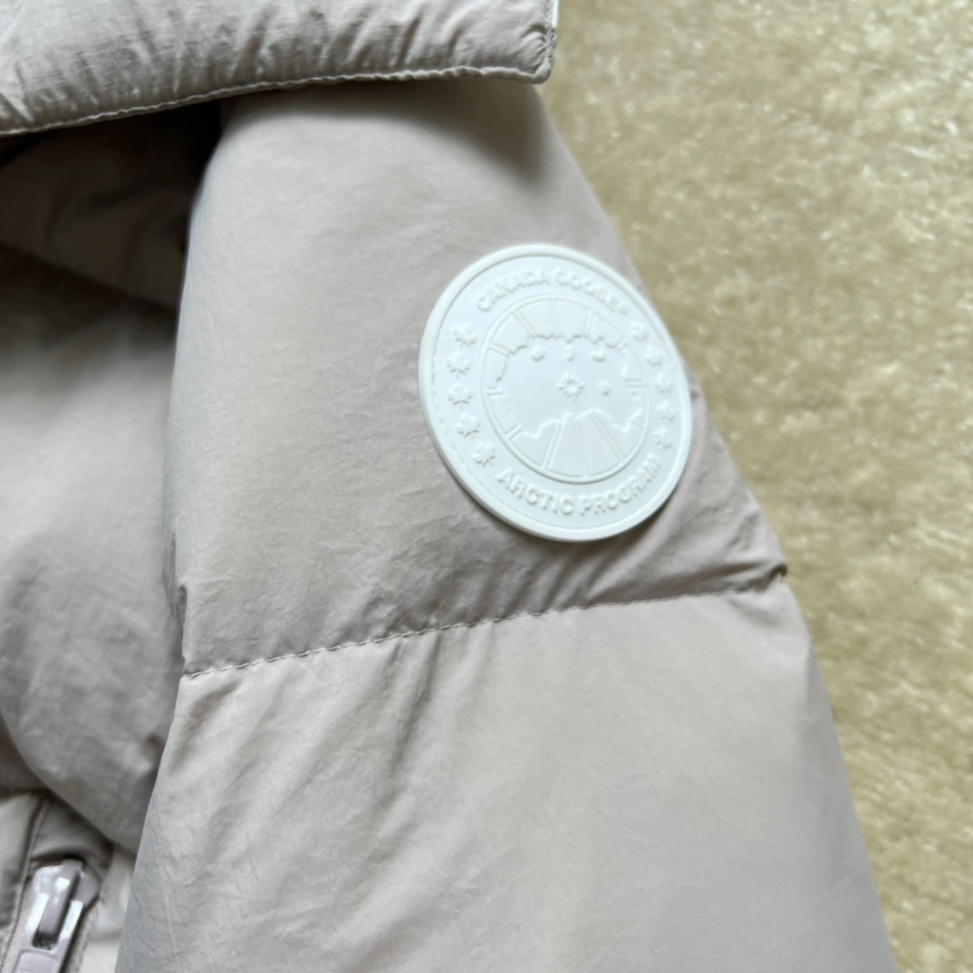 Brand-authenticated Canada Goose Down Jackets