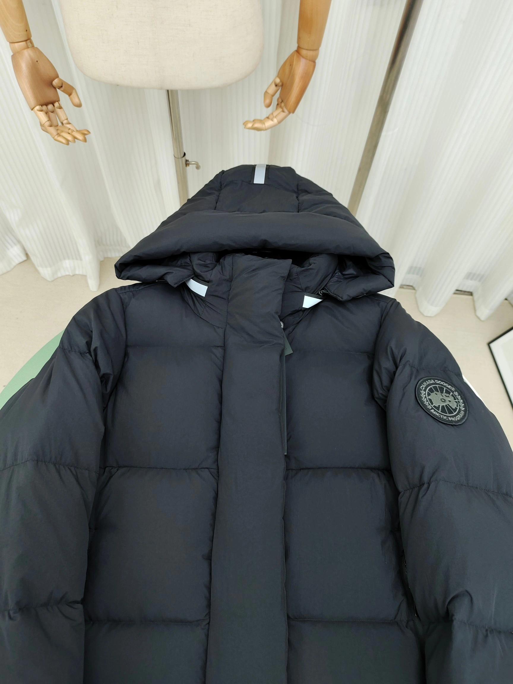 Inexpensive Canada Goose Down Jackets