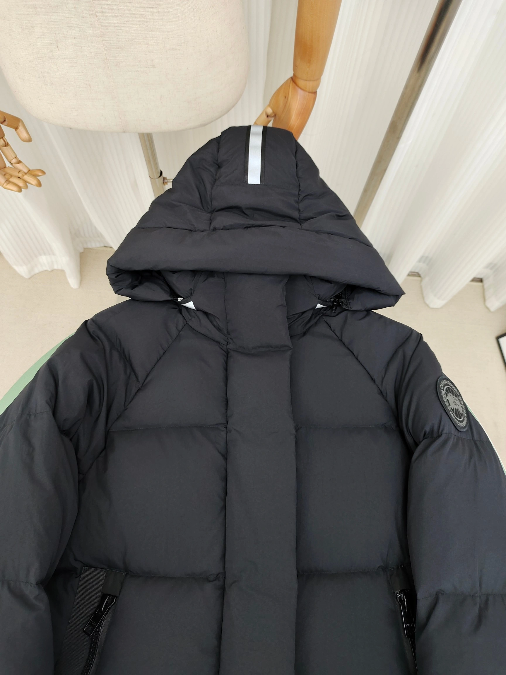 Inexpensive Canada Goose Down Jackets