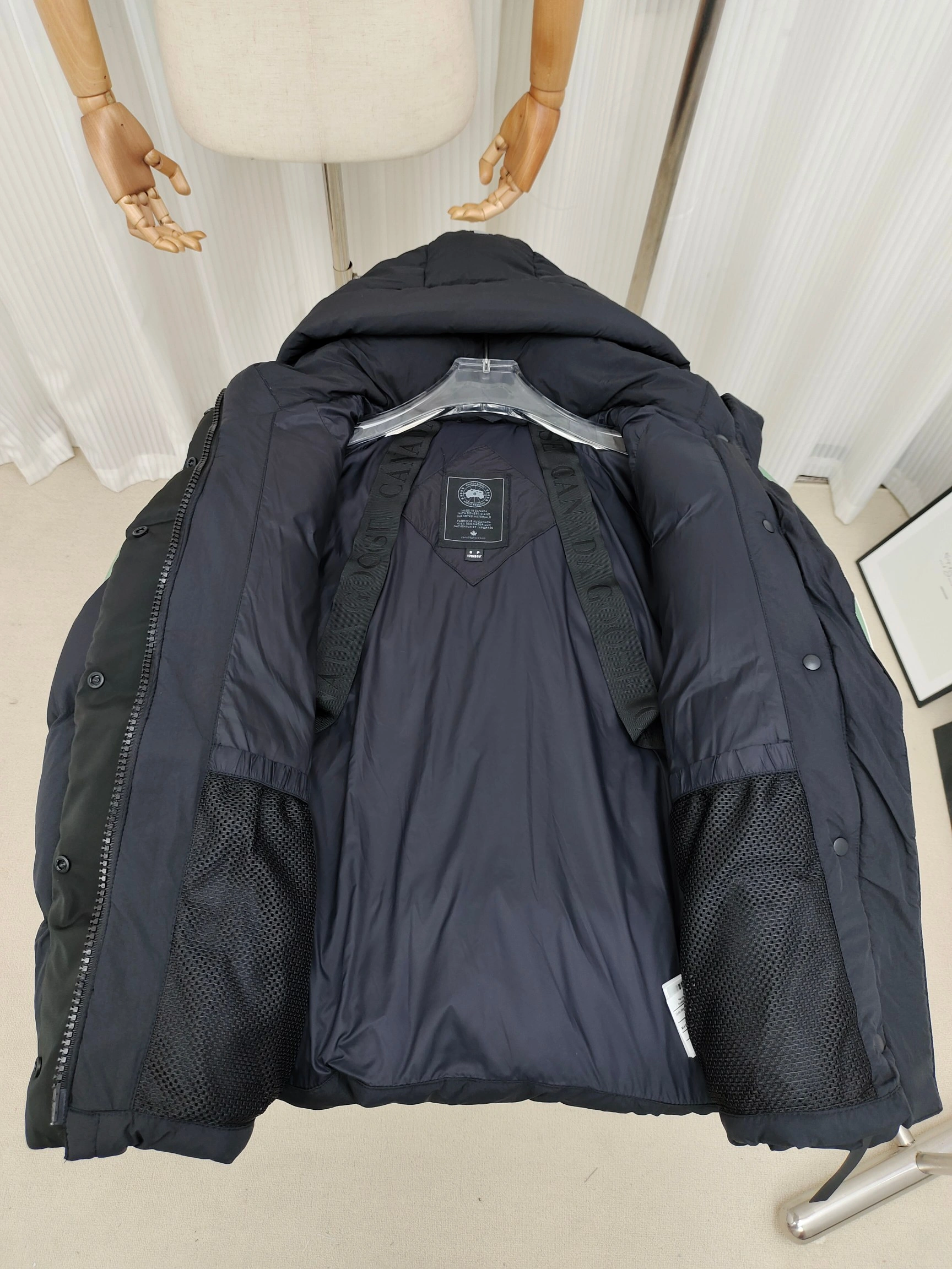 Inexpensive Canada Goose Down Jackets