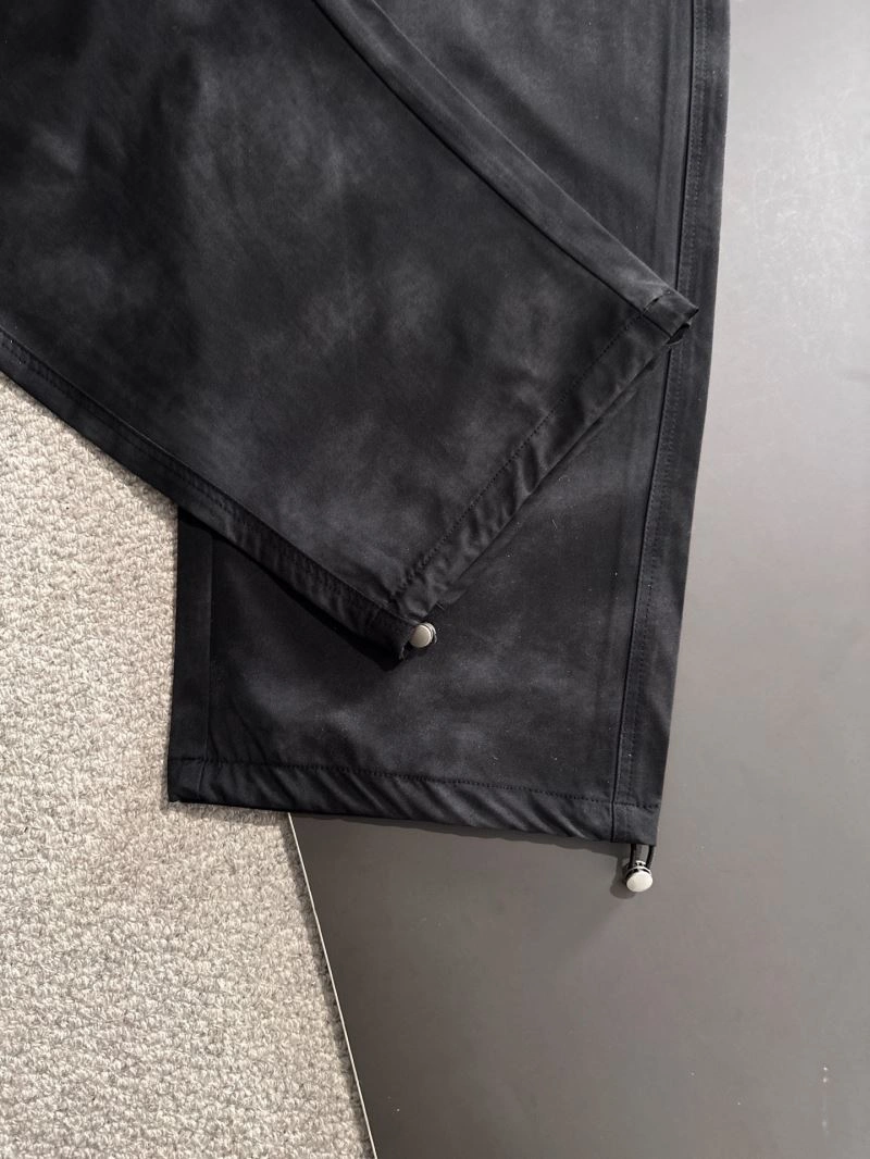 Value-priced Canada Goose Long Pants