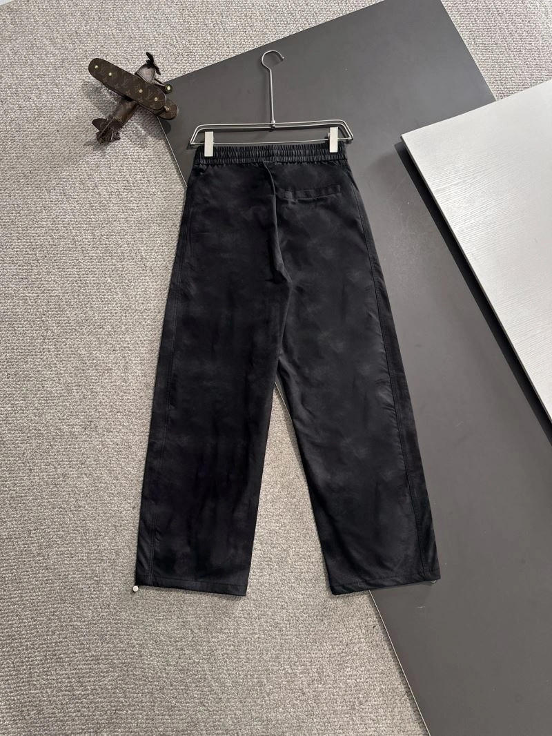 Value-priced Canada Goose Long Pants