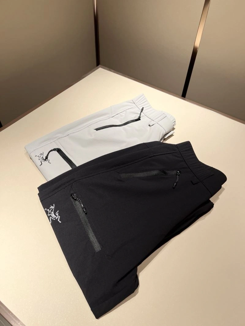 Value-priced Canada Goose Long Pants
