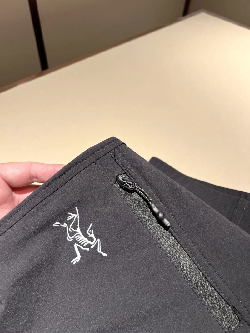 Value-priced Canada Goose Long Pants