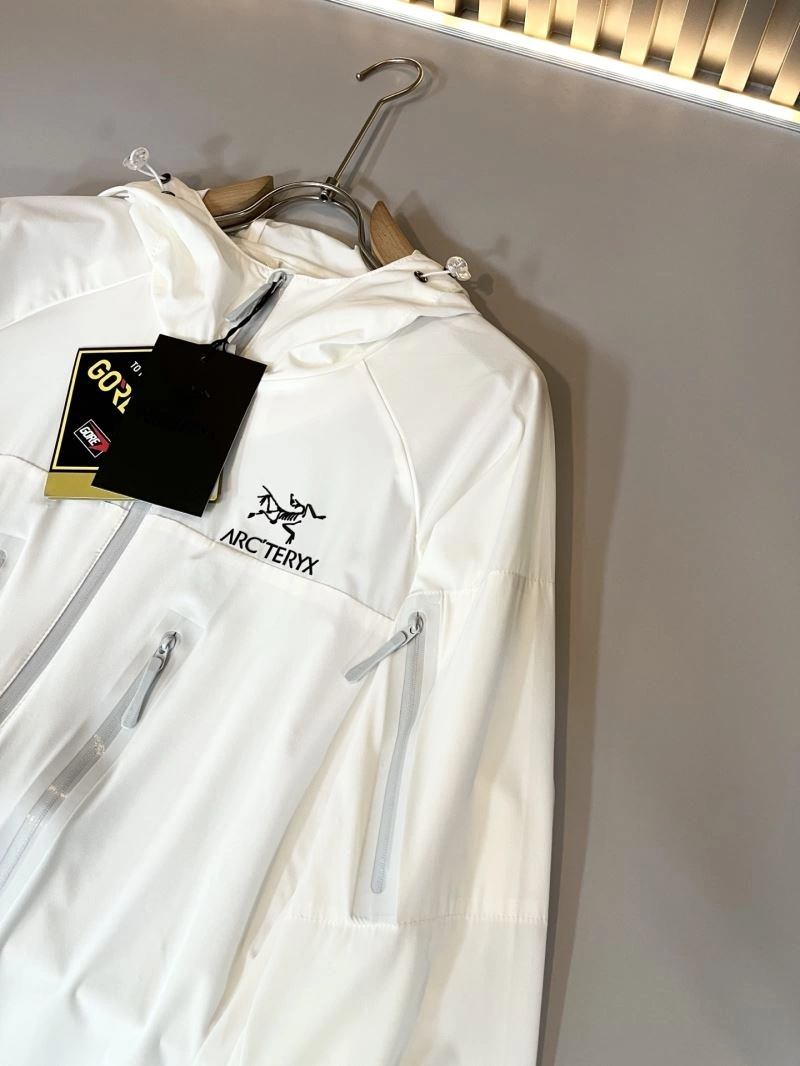 Official Canada Goose Sunscreen Jacket