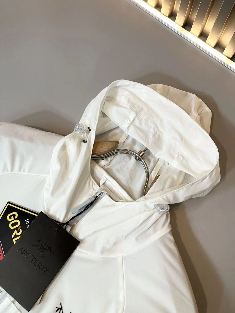 Official Canada Goose Sunscreen Jacket