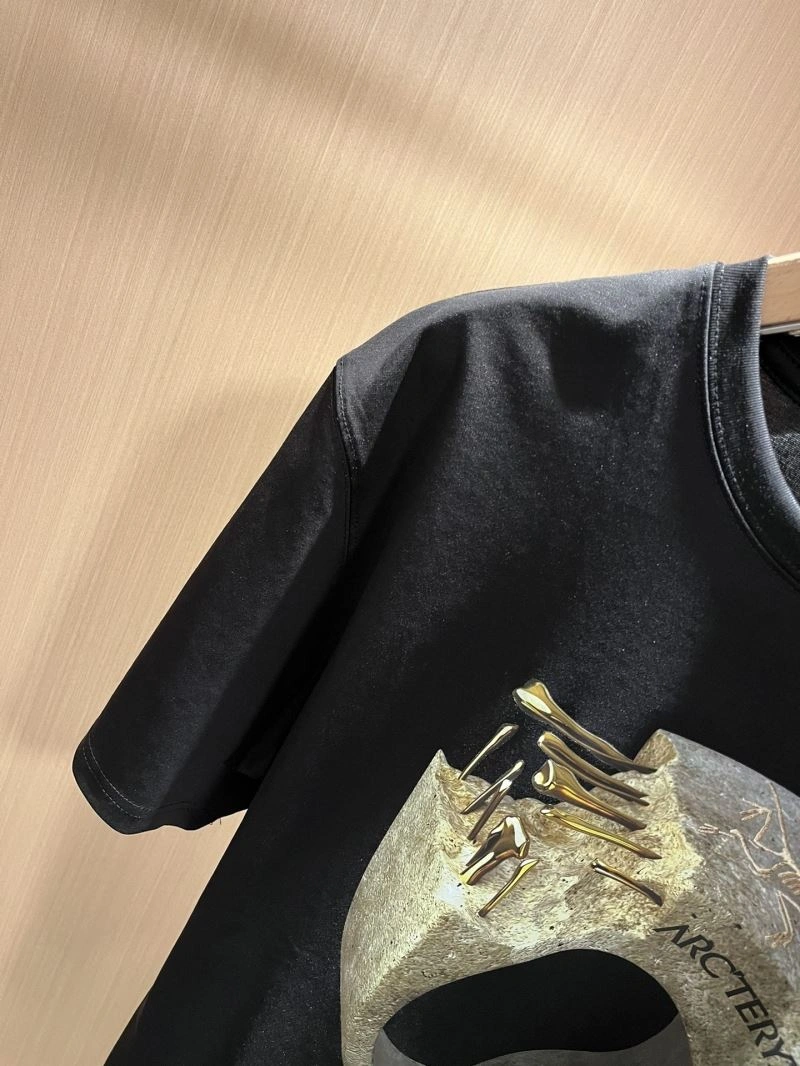 Accurate model Canada Goose T-Shirts