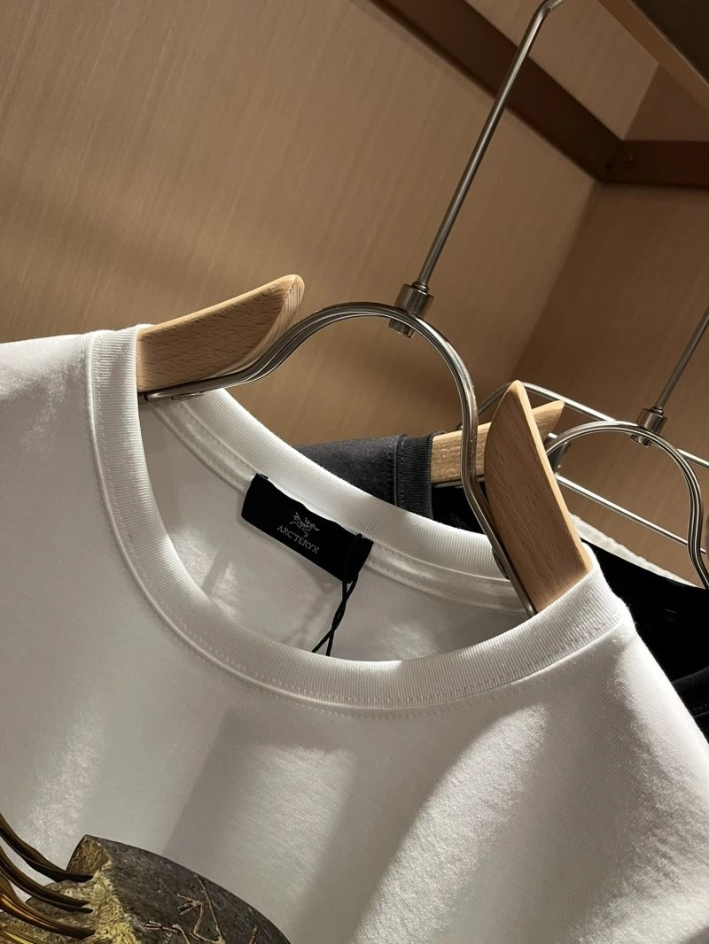 Budget-friendly Canada Goose T-Shirts
