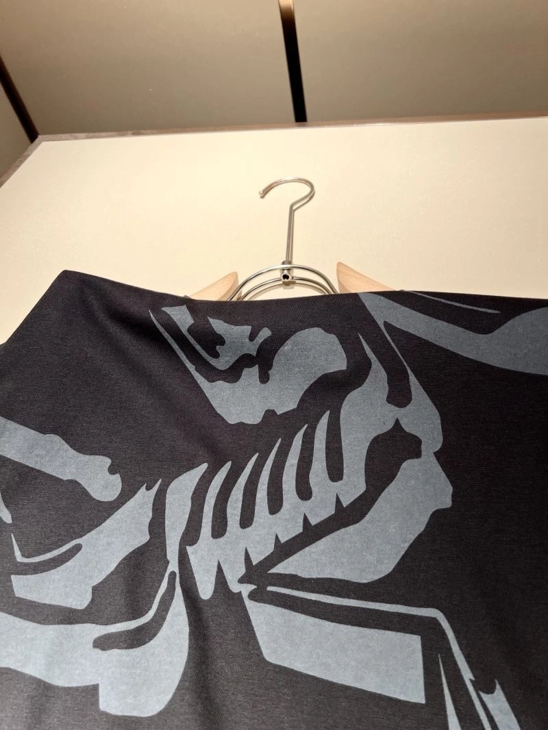 Reasonably priced Canada Goose T-Shirts