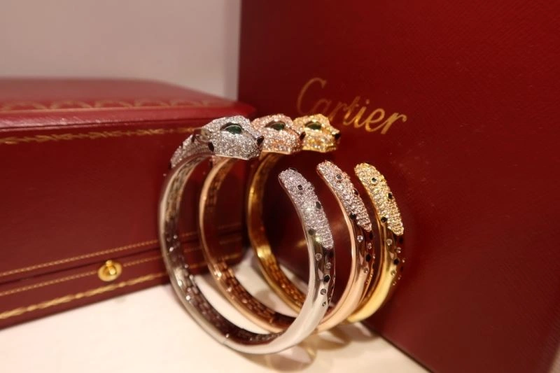 1:1 copy Cartier Bracelets