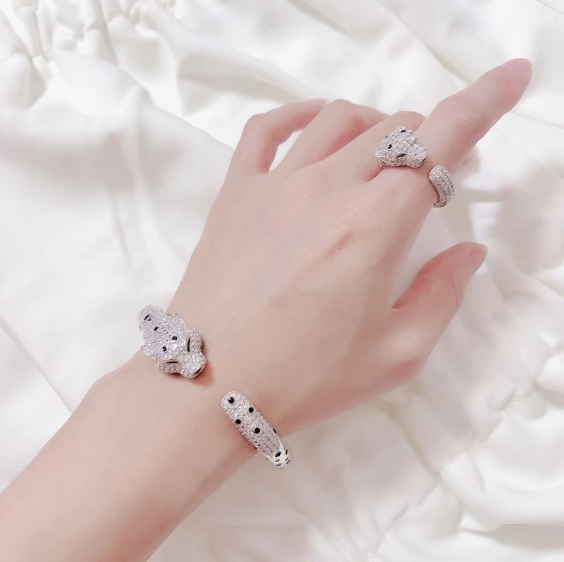 1:1 copy Cartier Bracelets