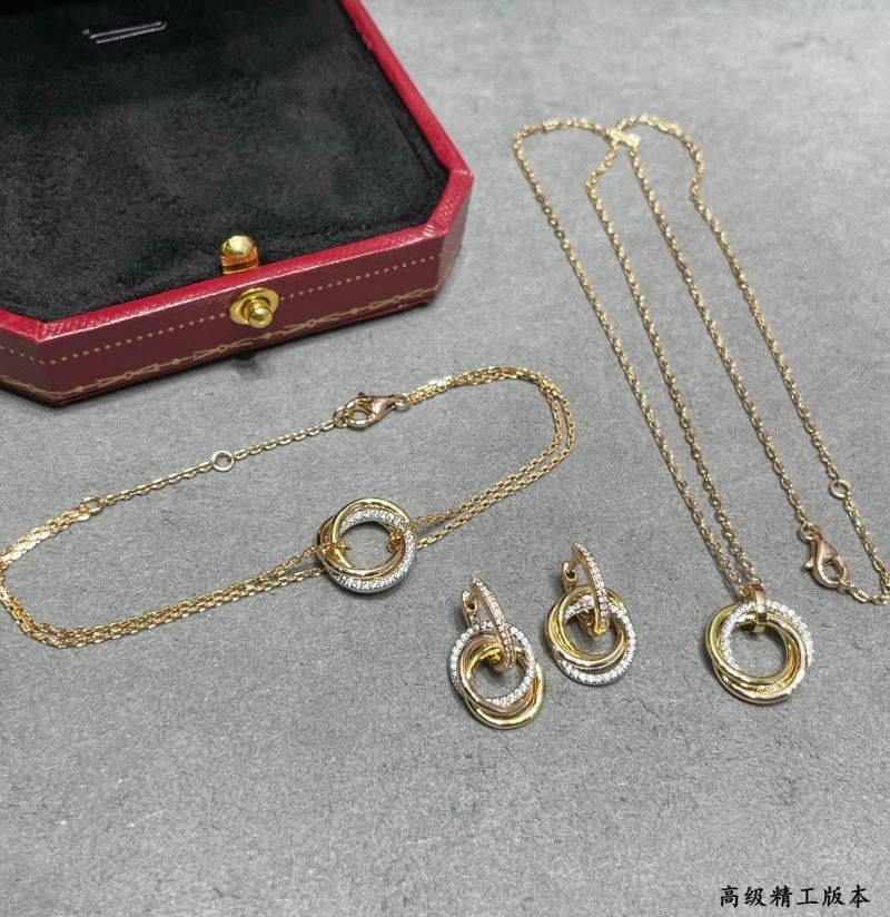 Low-cost Cartier Bracelets
