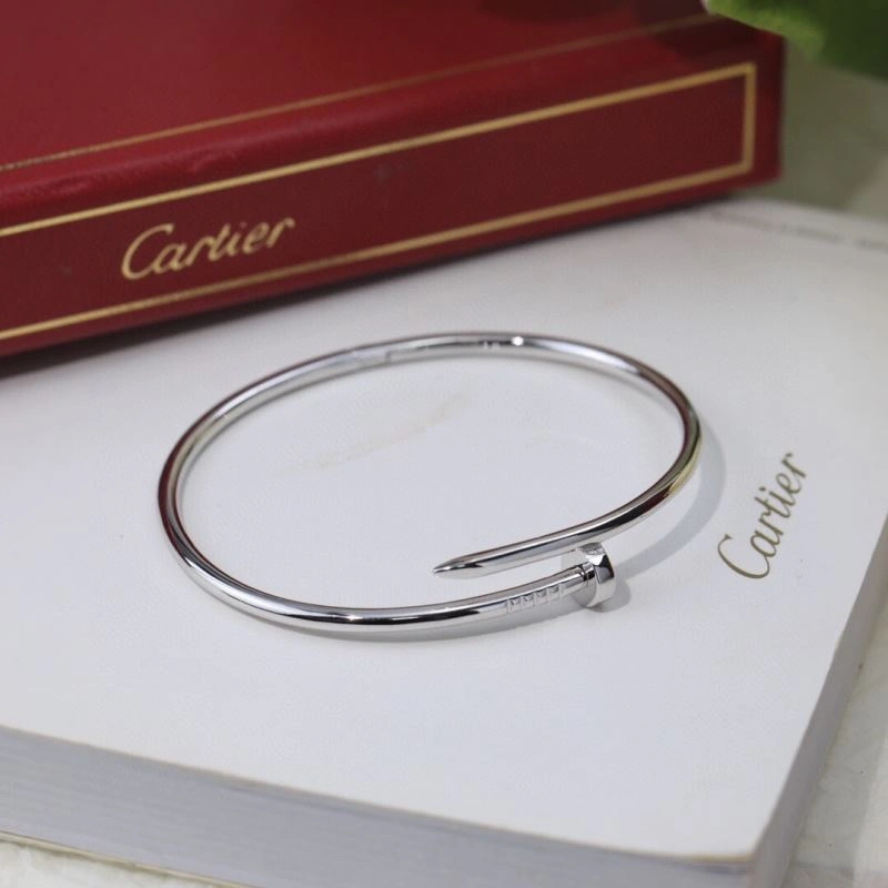 1:1 copy Cartier Bracelets