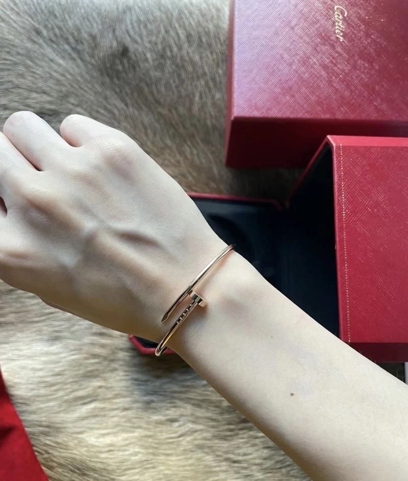 1:1 copy Cartier Bracelets