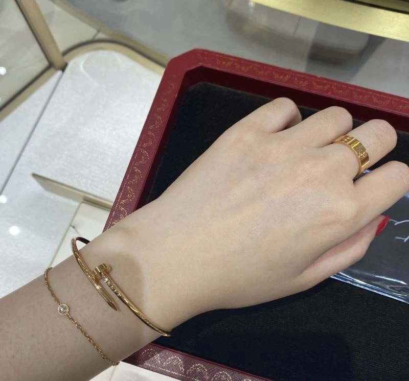 1:1 copy Cartier Bracelets