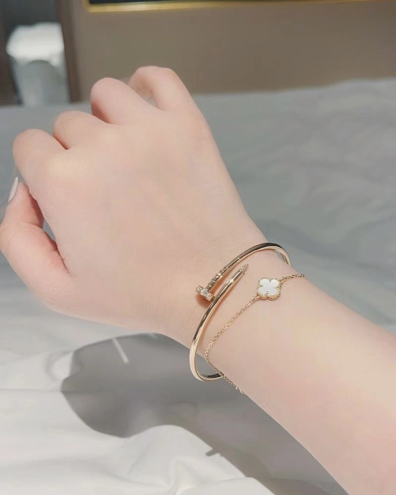 Accurate model Cartier Bracelets